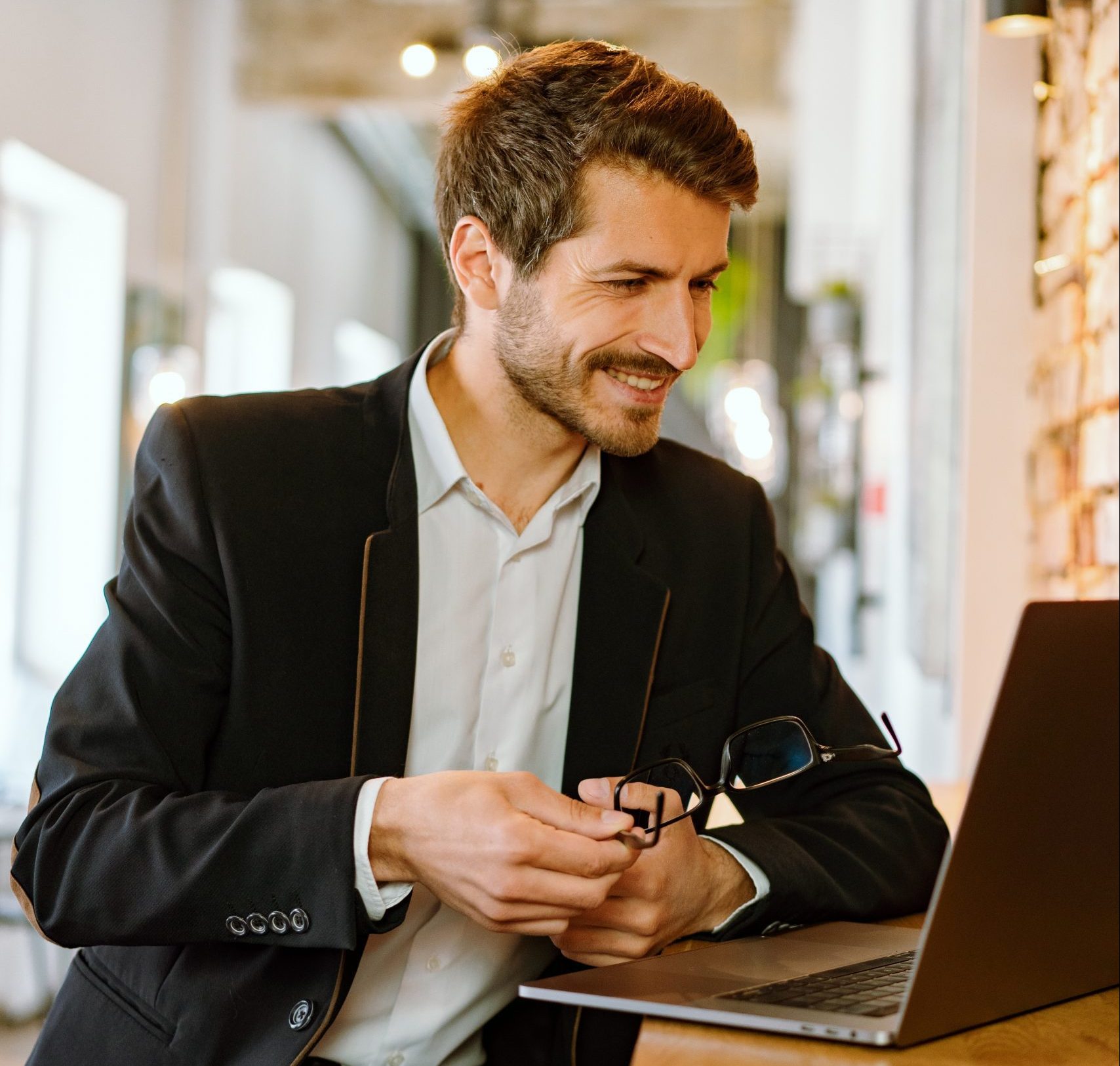 Learn How To Use The Override Specifier In Modern C++ | Dimensional Data